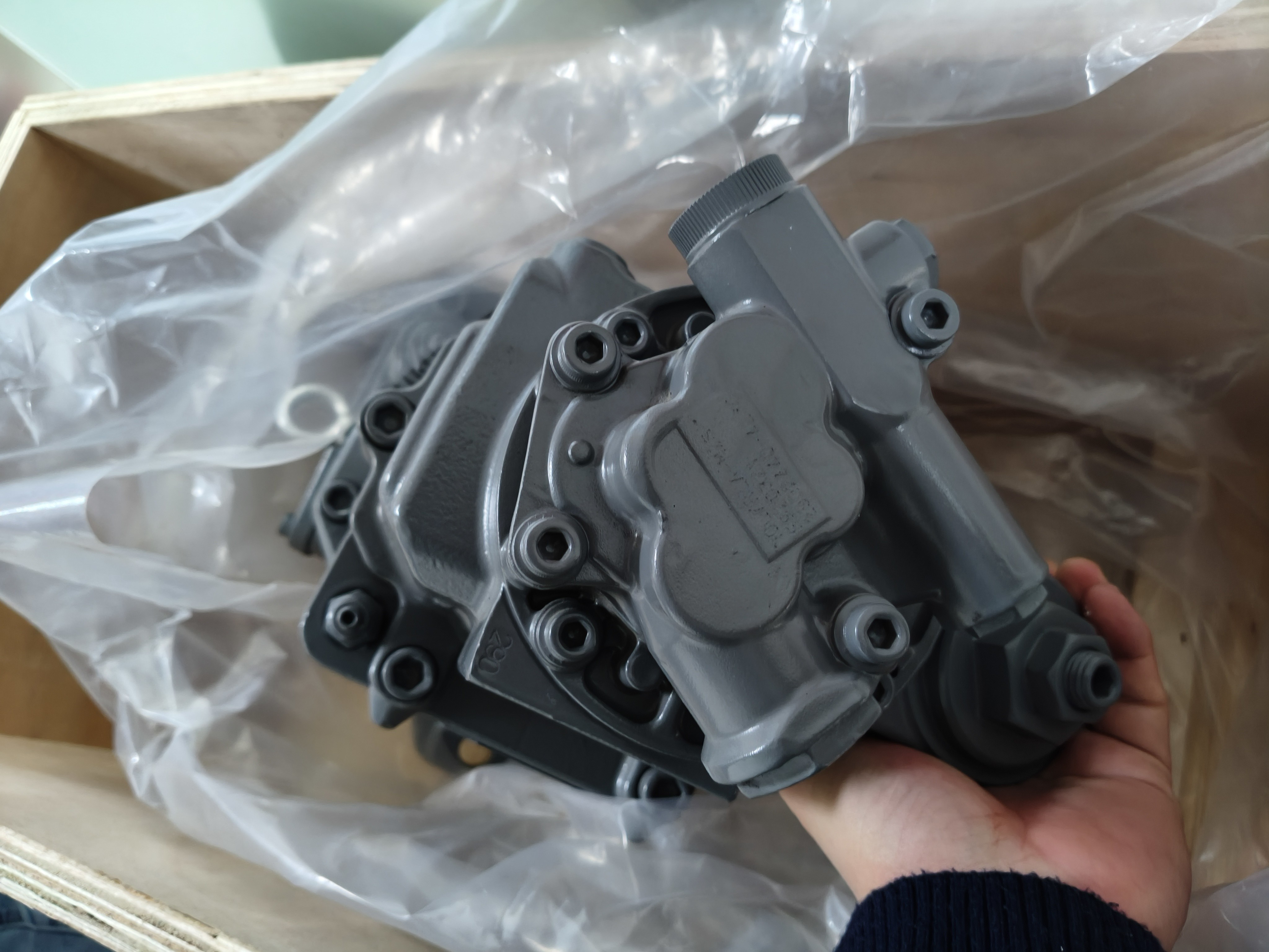 Hyunsang Excavator Parts 172B11-73200 K7SP36/K7V28-11VR-922A/25-B ...